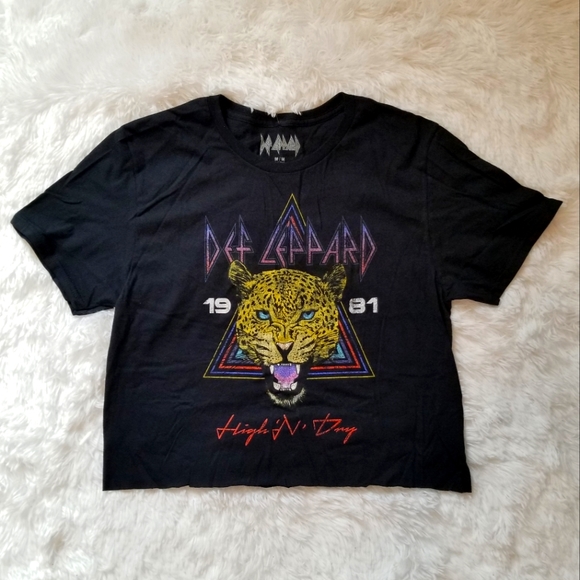 Def Leppard | Tops | Def Leppard 981 High N Dry Crop Graphic Tee Black ...